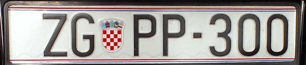 Jedna tablica, a tri auta - Registarske pločice