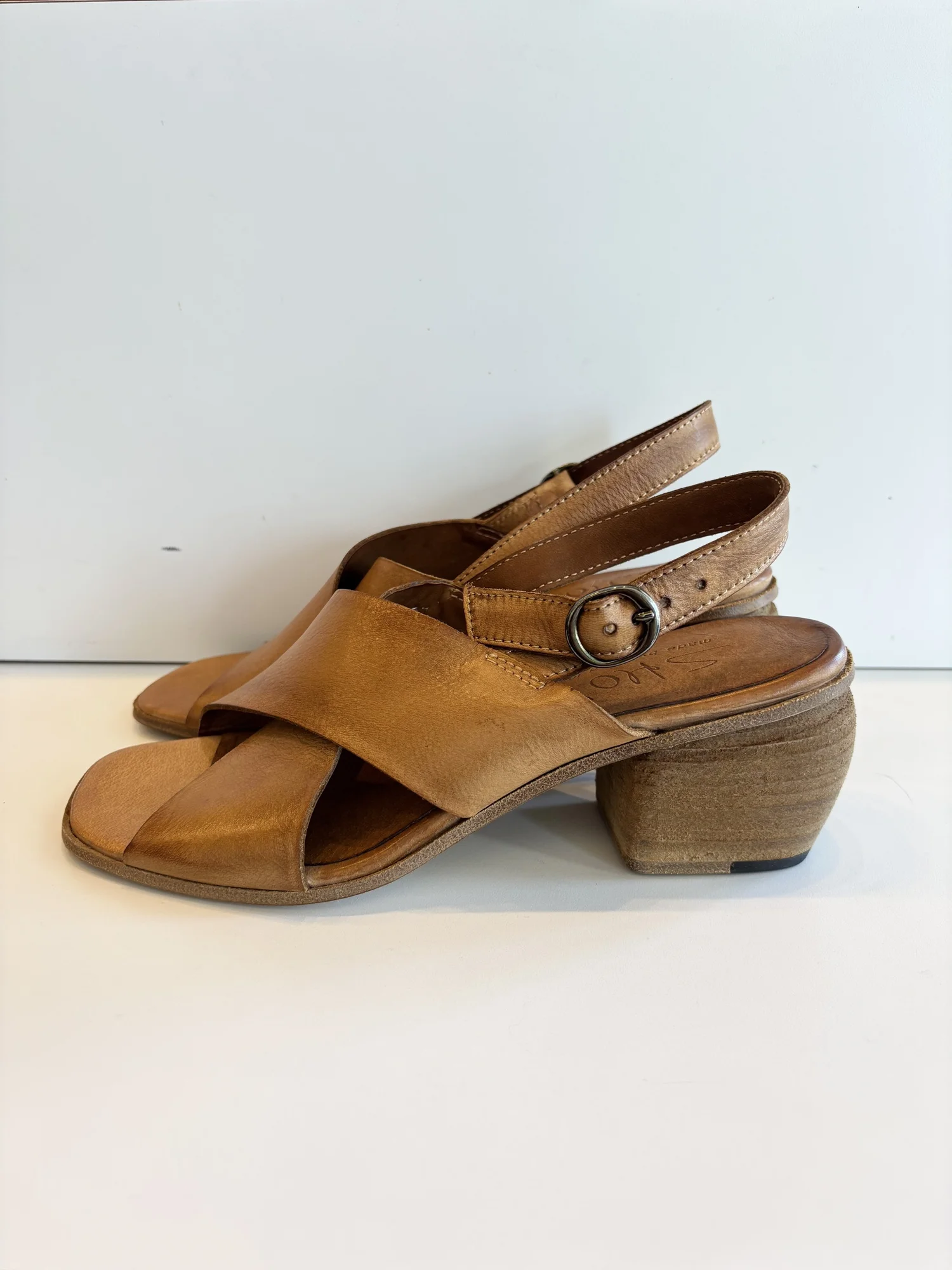 Deborah Kent's Boutique in South Tampa — Savannah Sandal