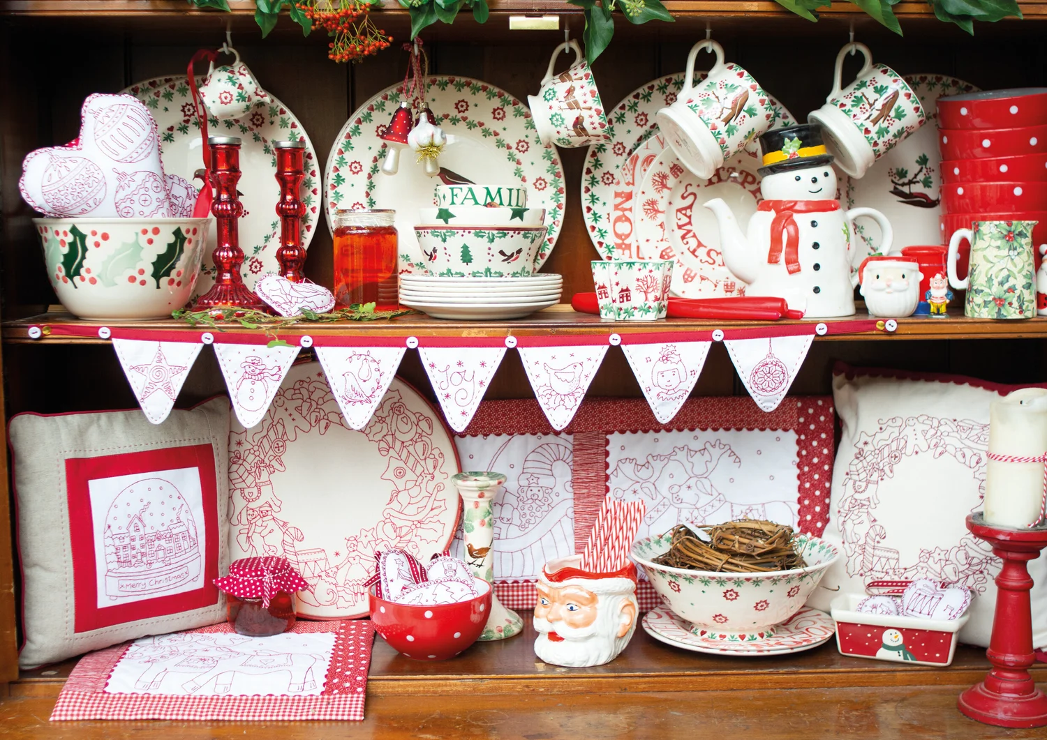 Mandy Shaw's Red and White Christmas Book — Dandelion Designs by Mandy Shaw