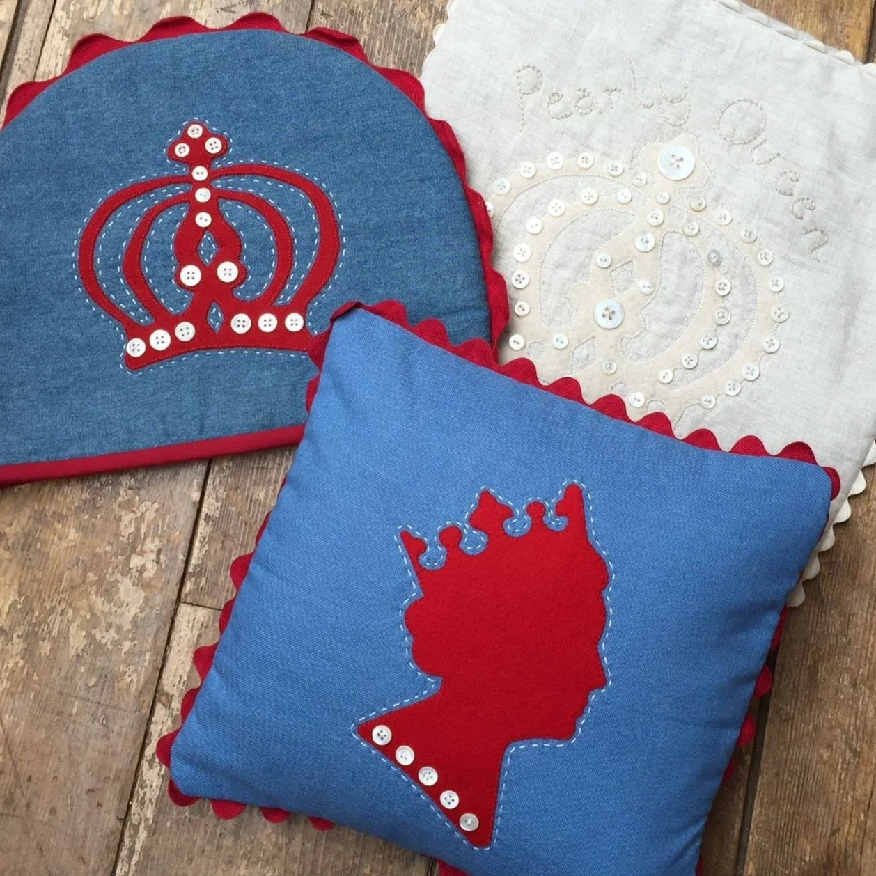 Mini Redwork Decorations Pattern - Gingerbread, Snowman & Reindeer ...