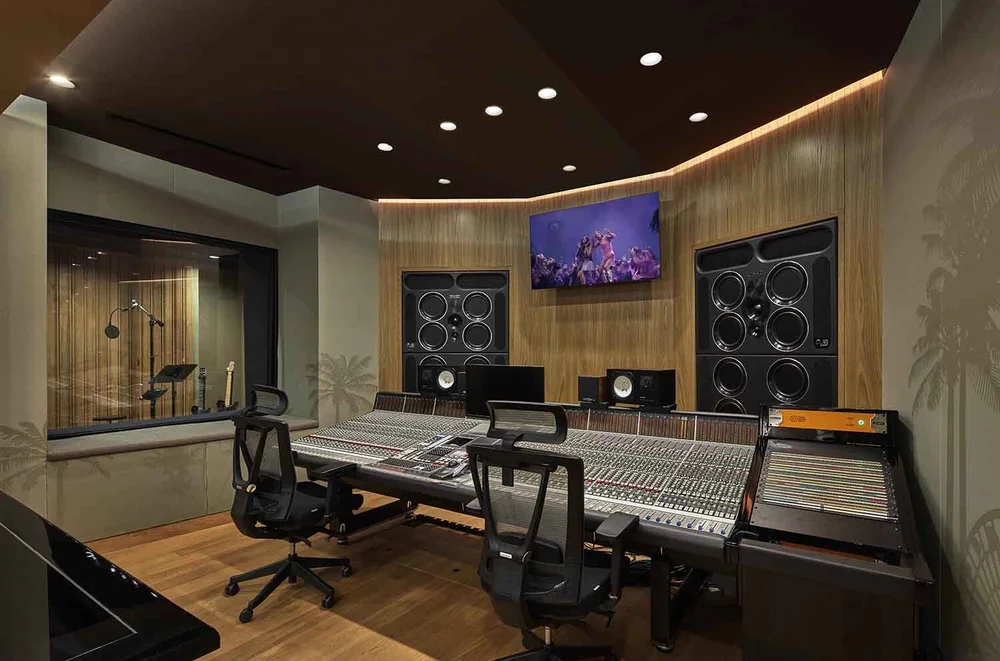 UMG Studio — JK & Co.