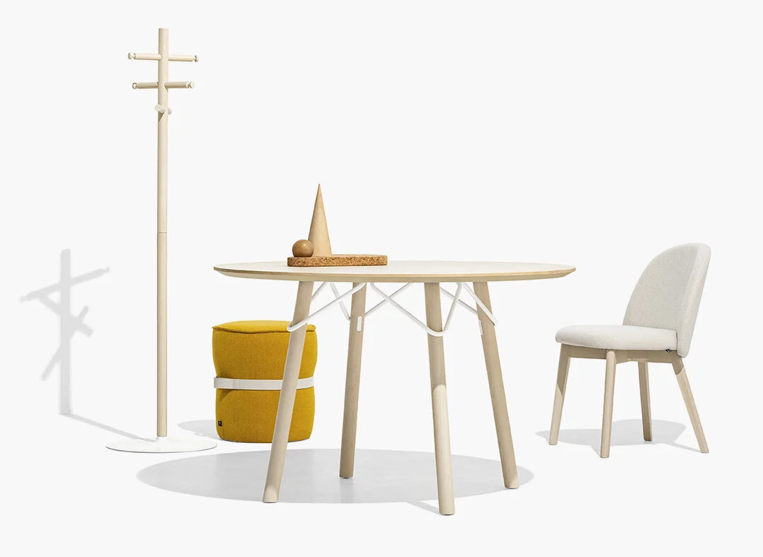 YO! table — Commercial furniture solutions | Aspect Furniture