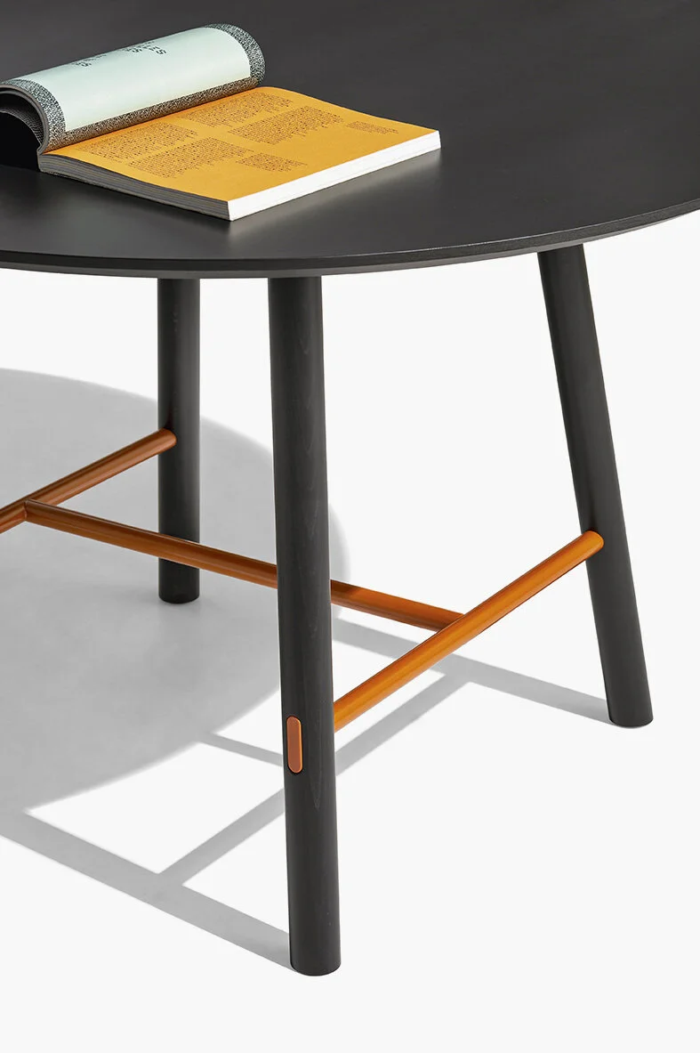 YO! table — Commercial furniture solutions | Aspect Furniture