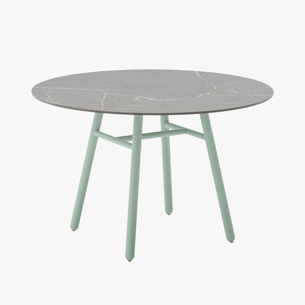 YO! table — Commercial furniture solutions | Aspect Furniture