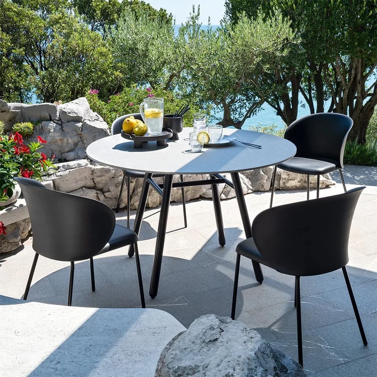 YO! table — Commercial furniture solutions | Aspect Furniture