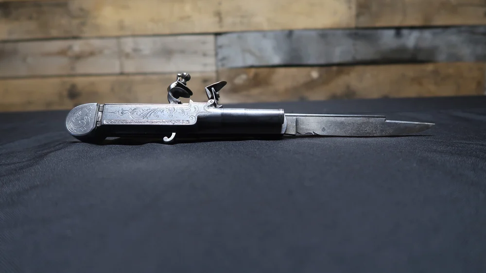 My new favorite muzzleloading pocket knife - Boxlock FLINTLOCK pistol ...