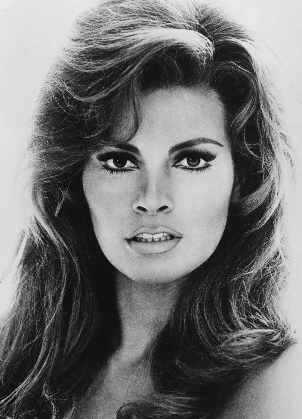 RAQUEL WELCH — FILM REVIEW