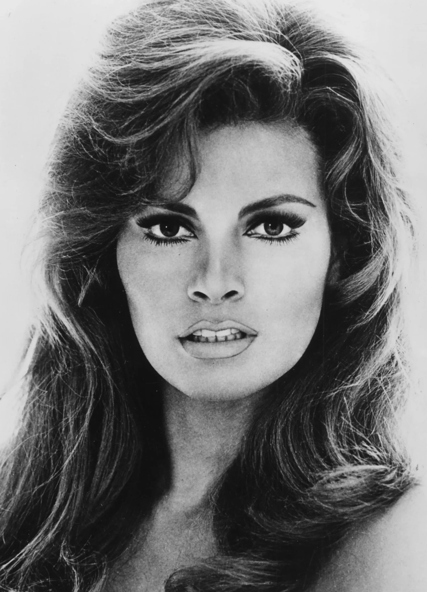 RAQUEL WELCH — FILM REVIEW