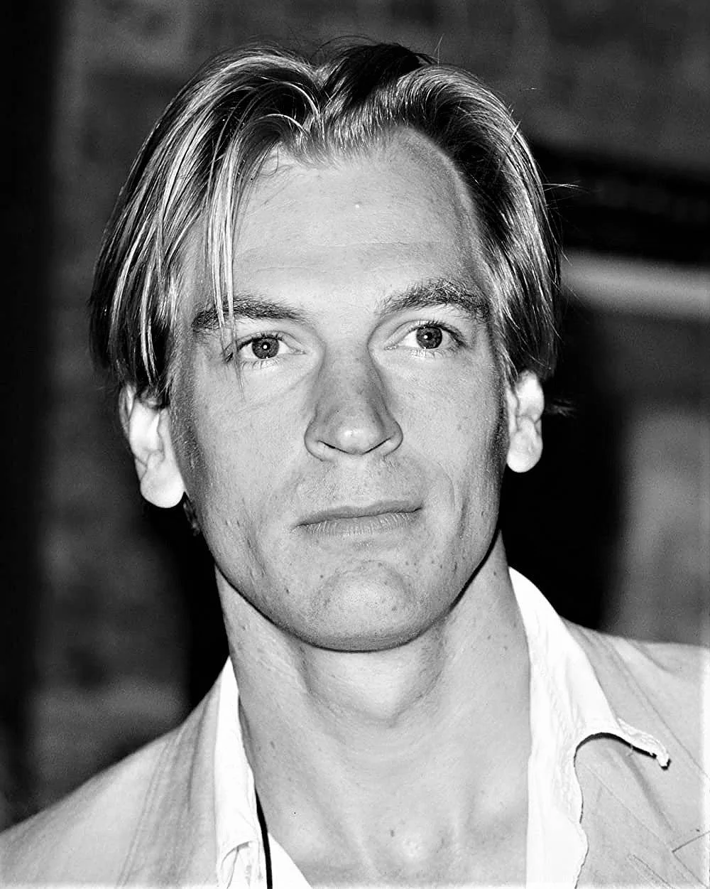 JULIAN SANDS — FILM REVIEW