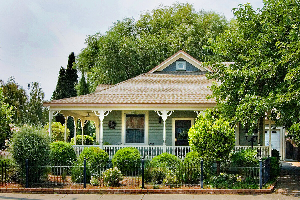 Abbey House Inn — Discover Winters