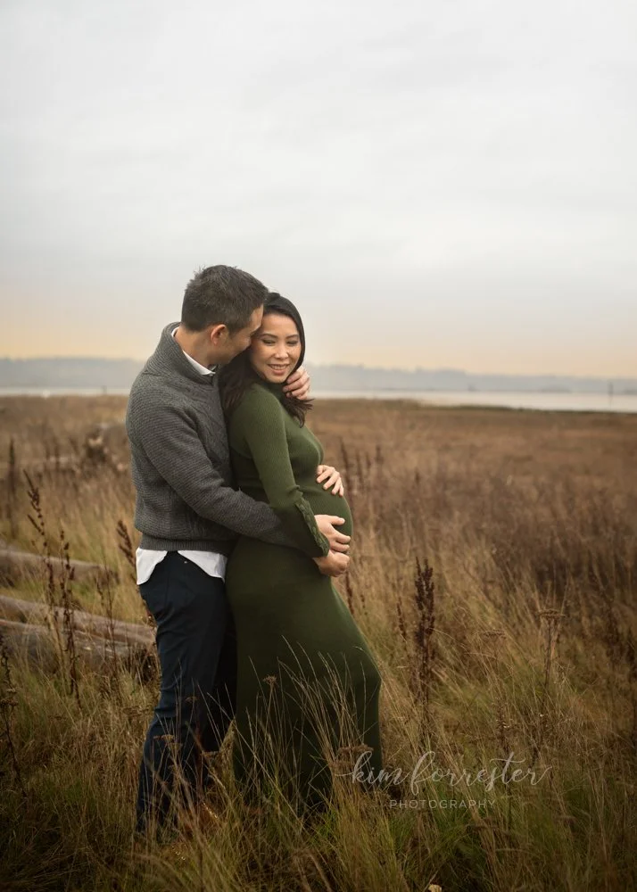 Indoor/Outdoor Winter Maternity Photos in Vancouver — Kim Forrester ...