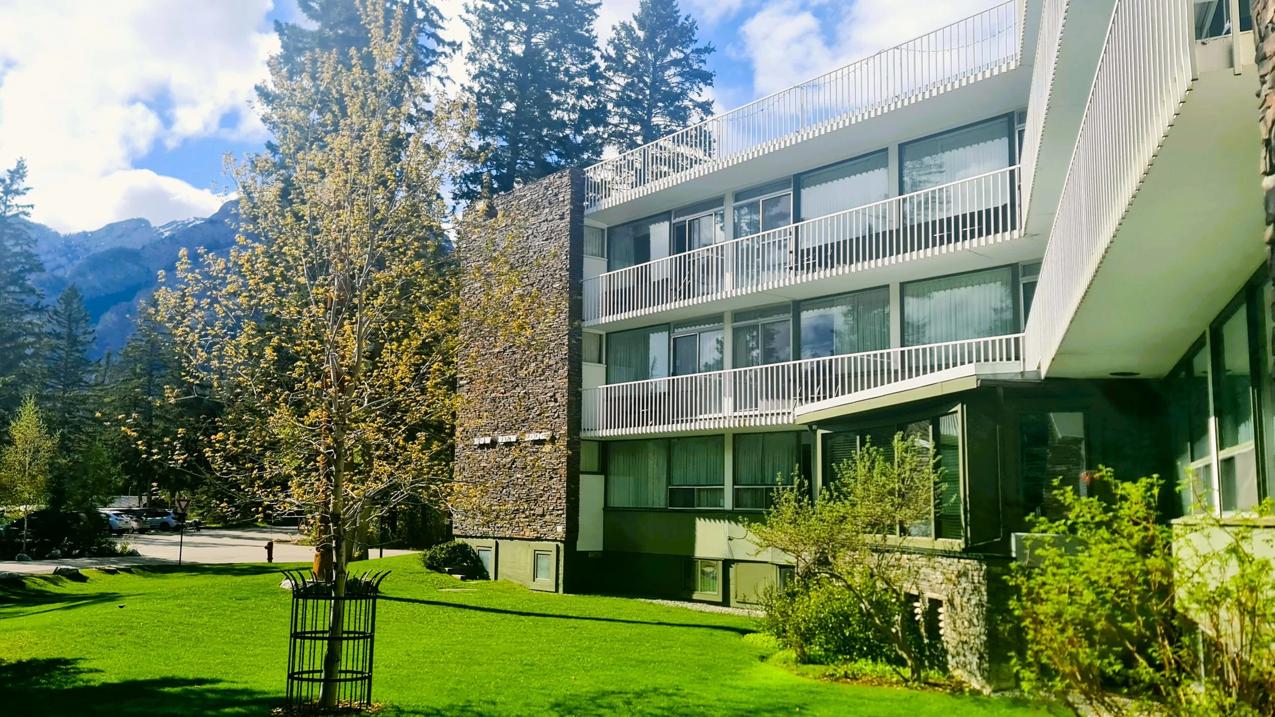 Bow View Lodge | Banff's Most Affordable Hotel