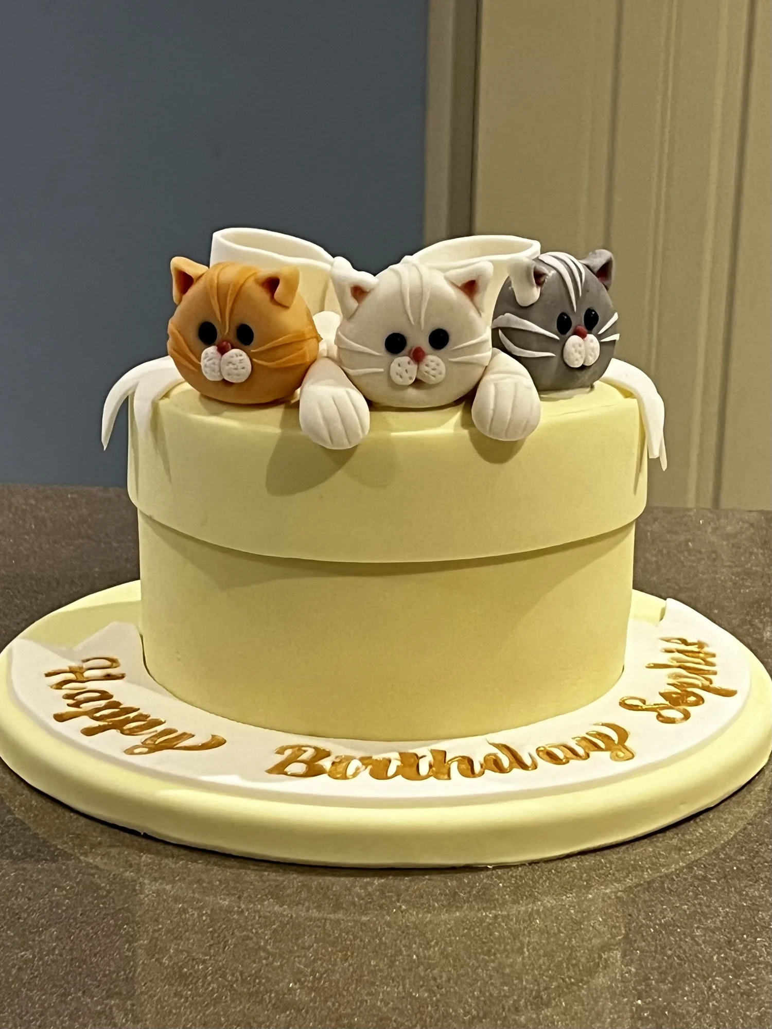 Helen's Cakes, Enjoy