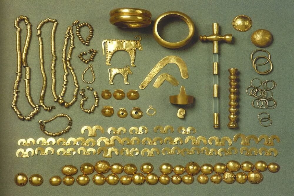 The Origins of Mycenaean Gold: Thrace, Egypt, or Beyond?
