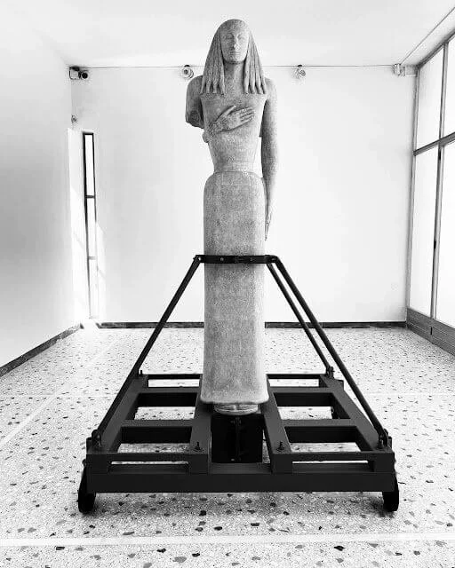 The Lady of Auxerre: A Daedalic Statue from Archaic Crete Brought to ...