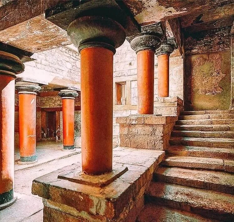 This is Why the Columns of the Palace of Knossos Were Made of Wood
