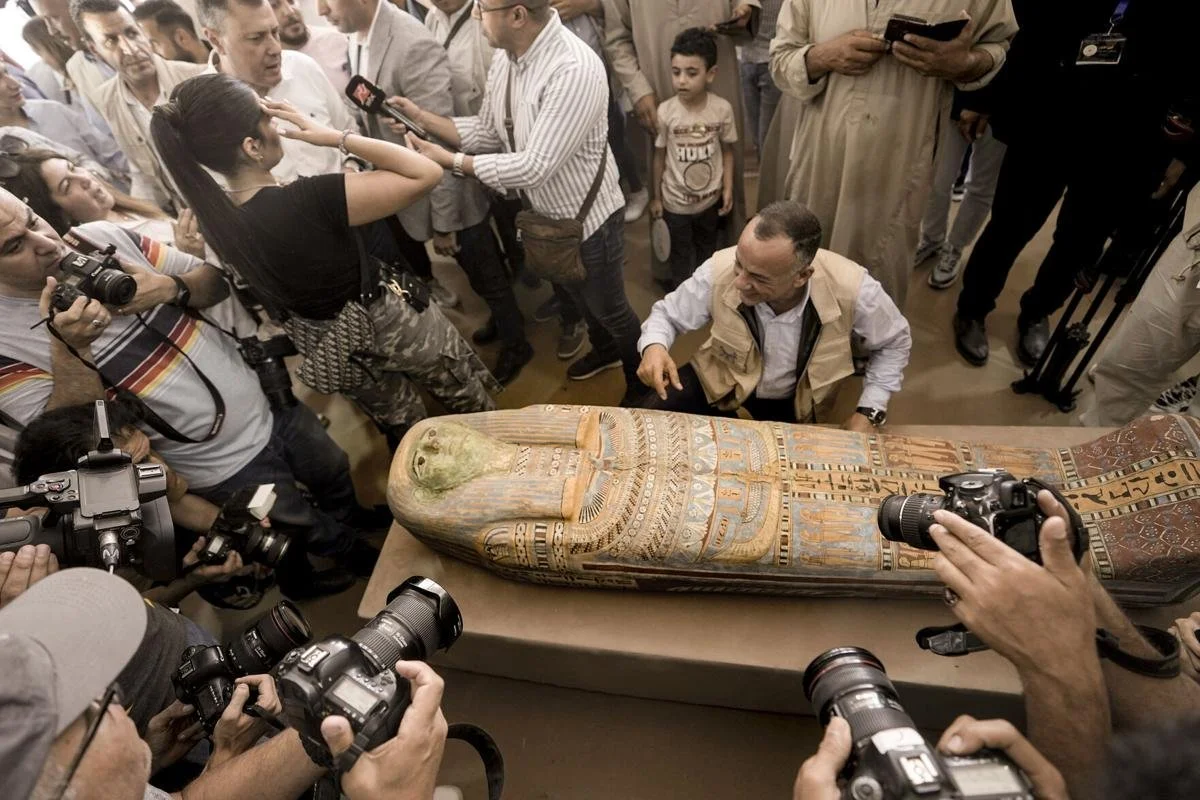 Egypt reveals recently found ancient tombs and workshops in the Saqqara ...
