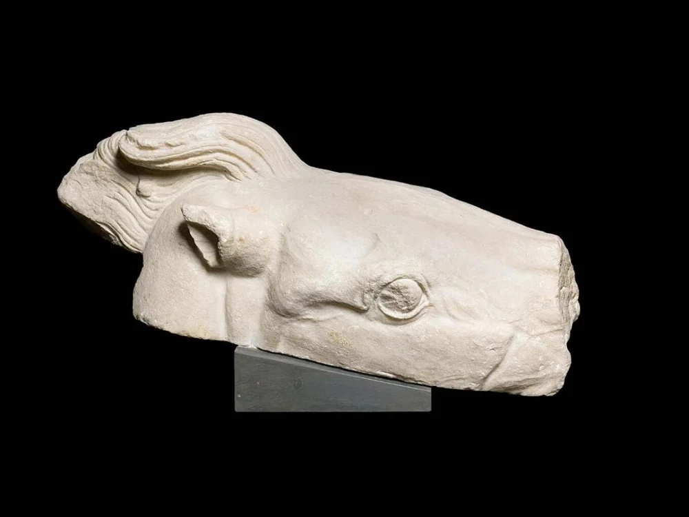 The Vatican returns three fragments of the Parthenon Sculptures