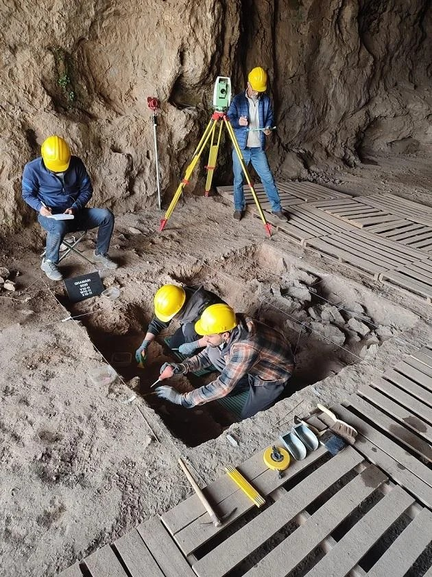 Groundbreaking Discovery Rewrites History: 80,000-Year-Old Traces of ...