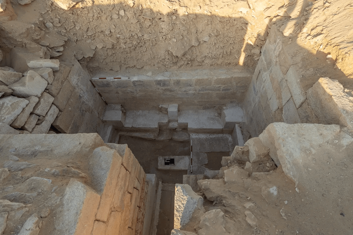 Czech Archaeologists Rediscover Lost Tomb of Ancient Egyptian Official ...