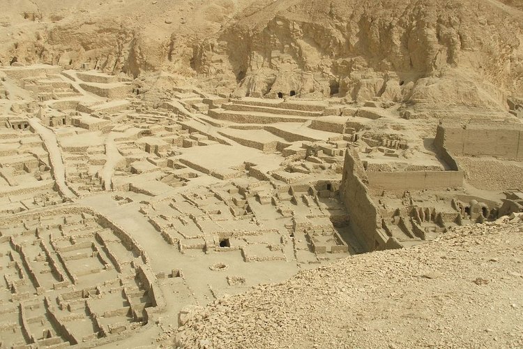 Most Significant Ancient Mass Graves and Cemeteries Across the Sands of ...