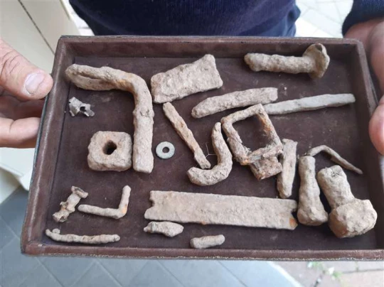 Metal detectorist believes he’s found King John’s 800-year-old lost ...