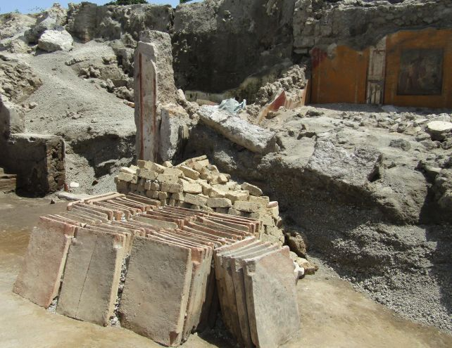 We Finally Know Why Roman Concrete Has Survived For Nearly 2,000 Years
