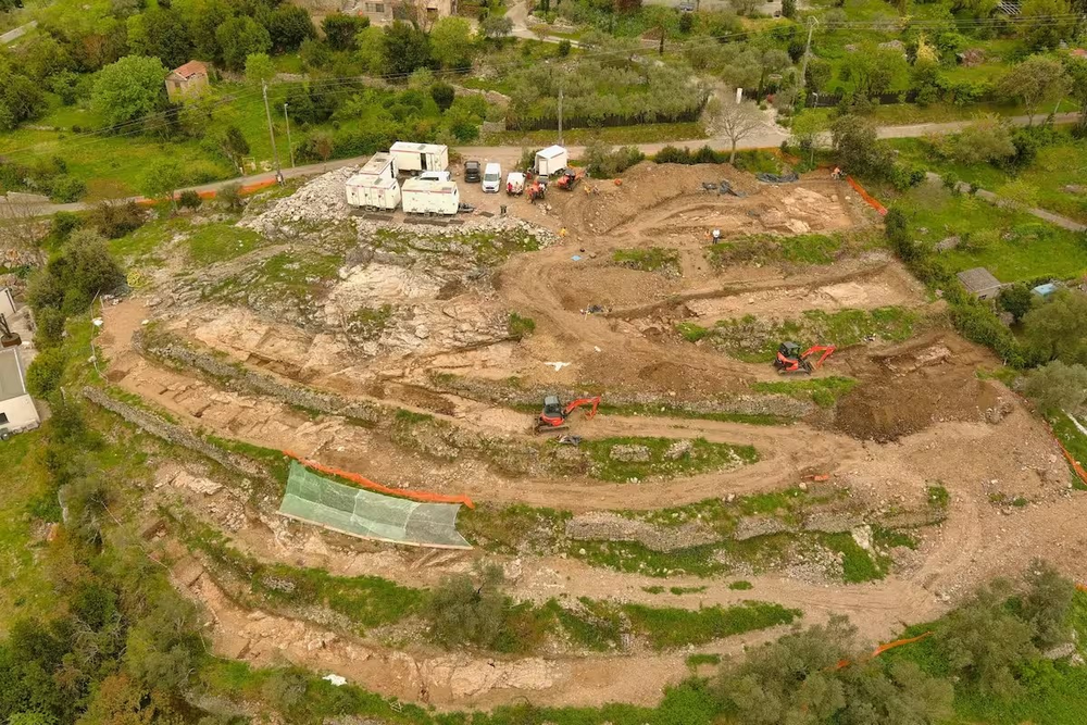Rock-Carved Roman-Era Homes Unearthed in Southern France