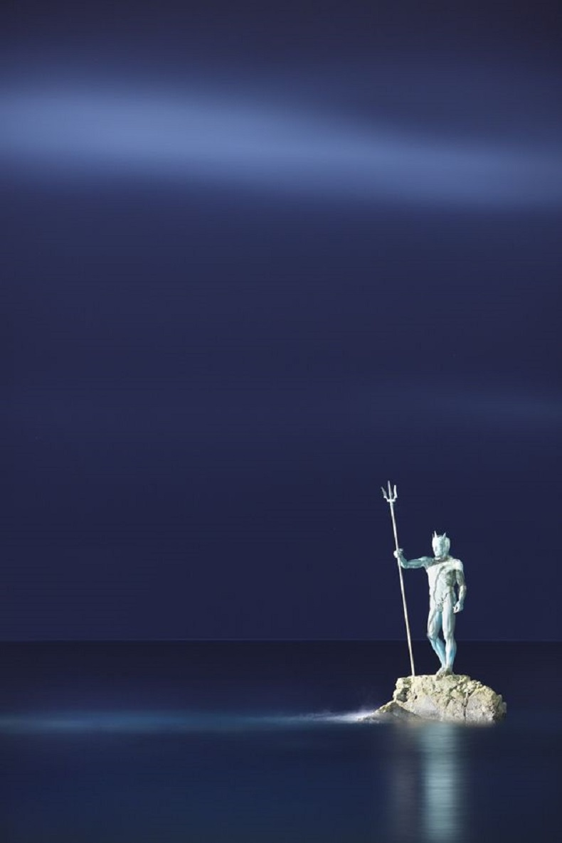 The Statue of Poseidon, Which Appears or Disappears Depending on the ...