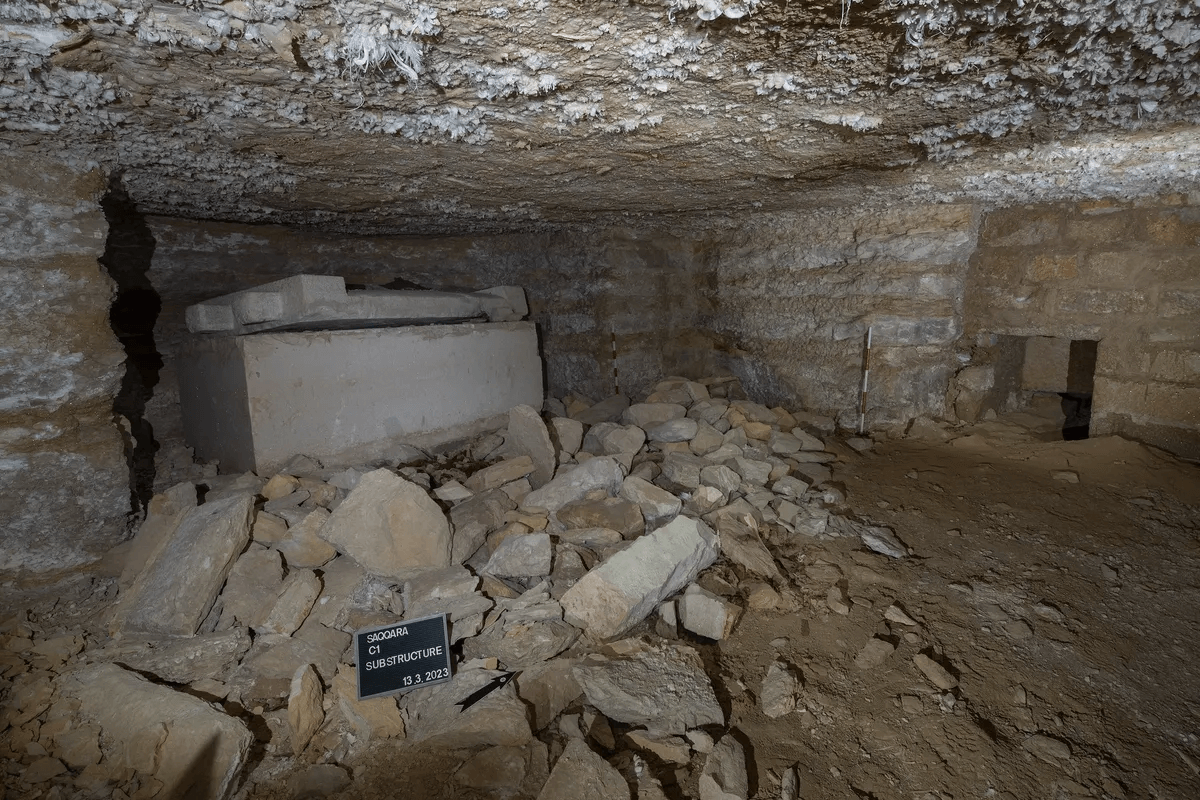 Czech Archaeologists Rediscover Lost Tomb of Ancient Egyptian Official ...