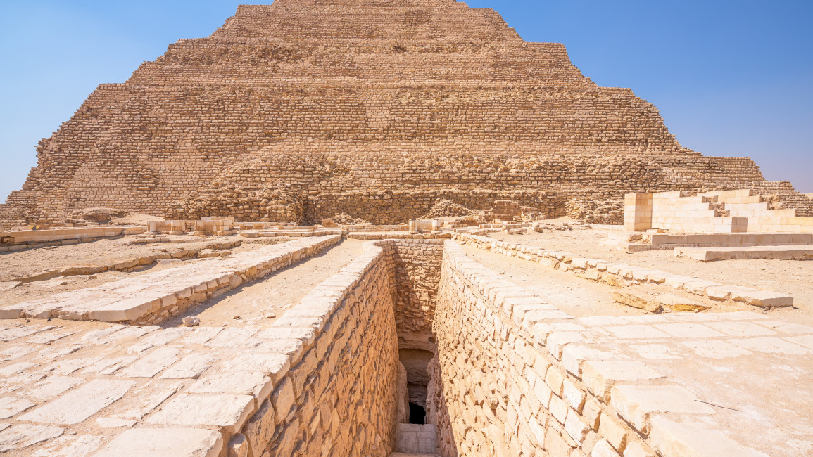 Egyptian woman archaeologist discovers sarcophagus near Cairo