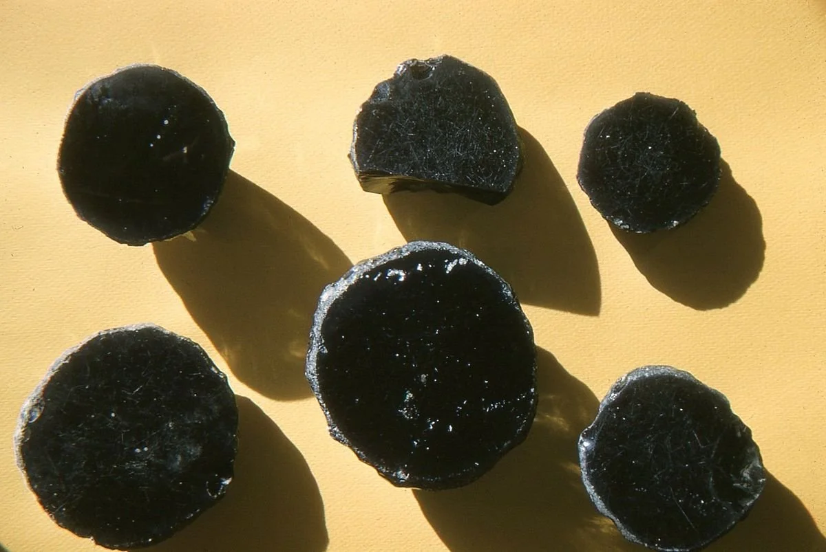 The World's Oldest Mirrors Found in Neolithic Çatalhöyük Site!