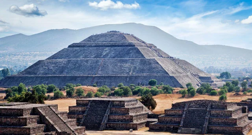 What's Inside The Most Famous Mayan Pyramids in Latin America?