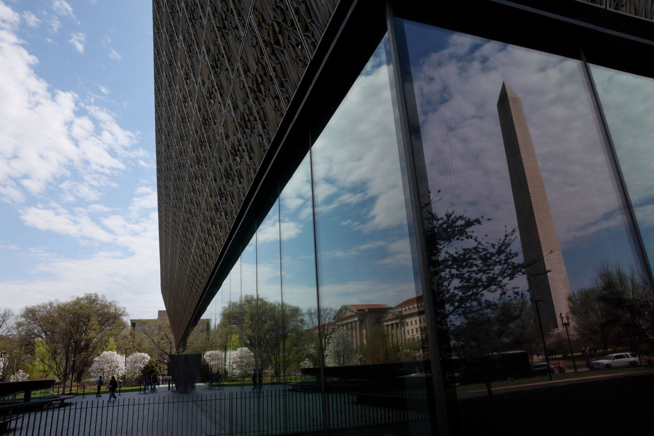 Smithsonian: Director of the African American Museum Resigns Following ...