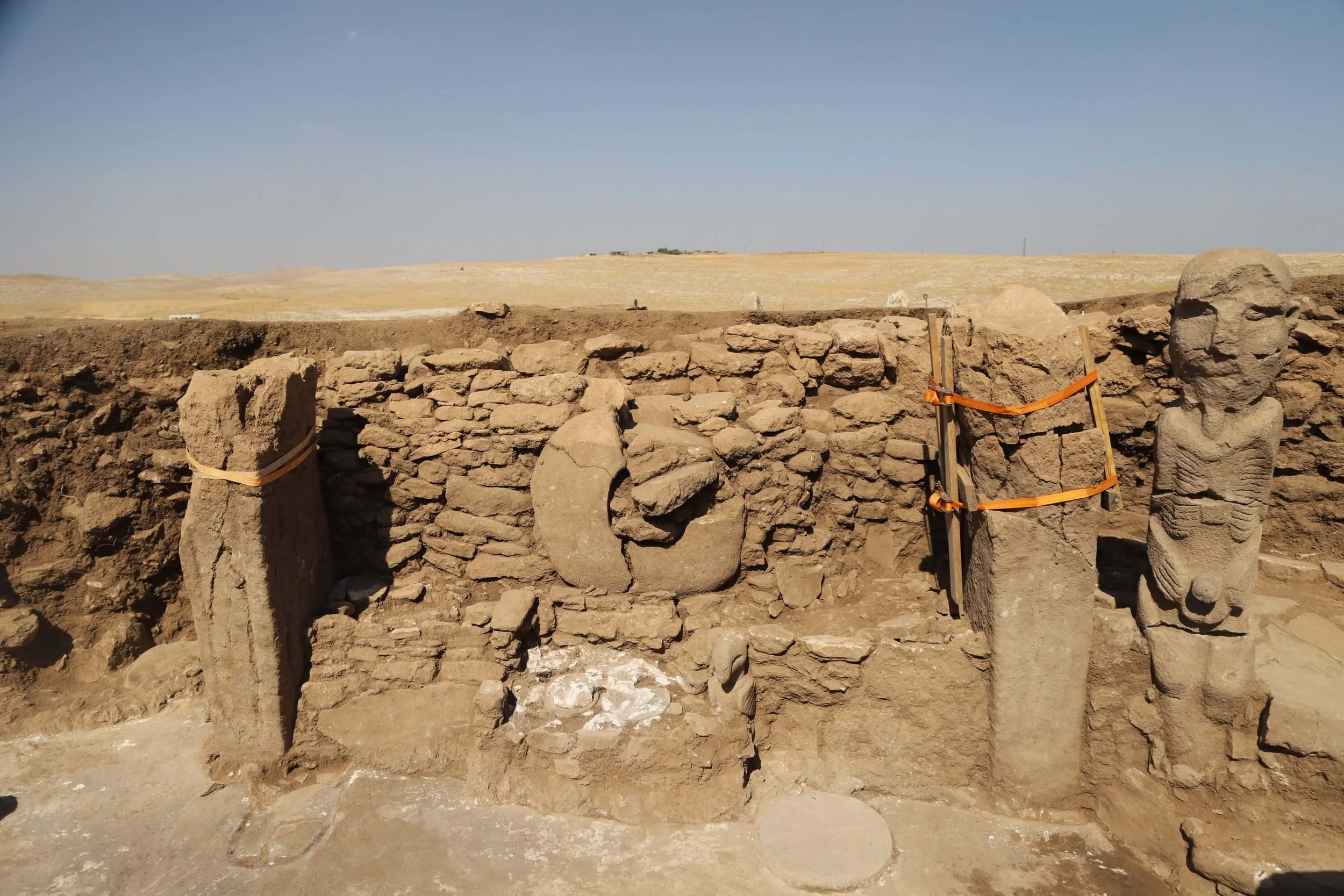 New Great Discoveries in Göbeklitepe: The First Painted Statue and One ...