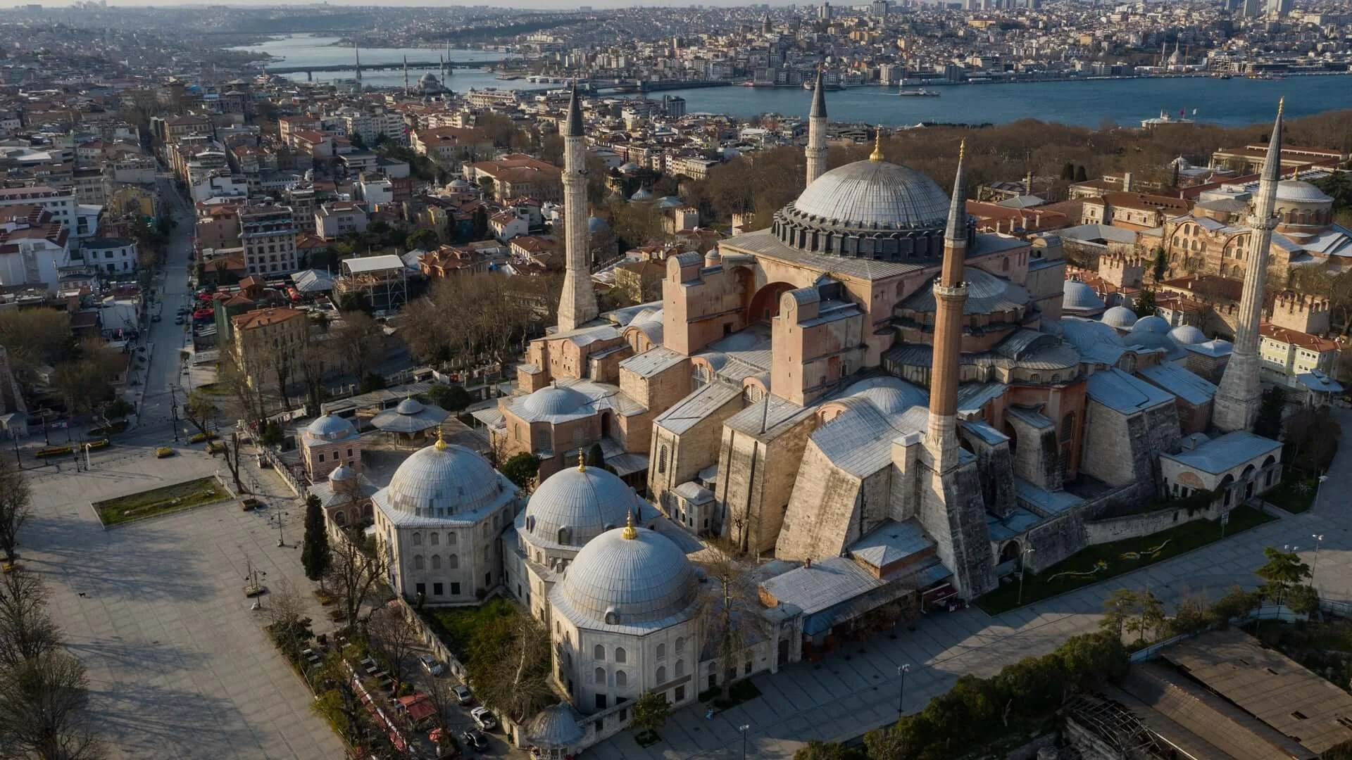 The Hagia Sophia will collapse if it is not closed, a Turkish professor ...