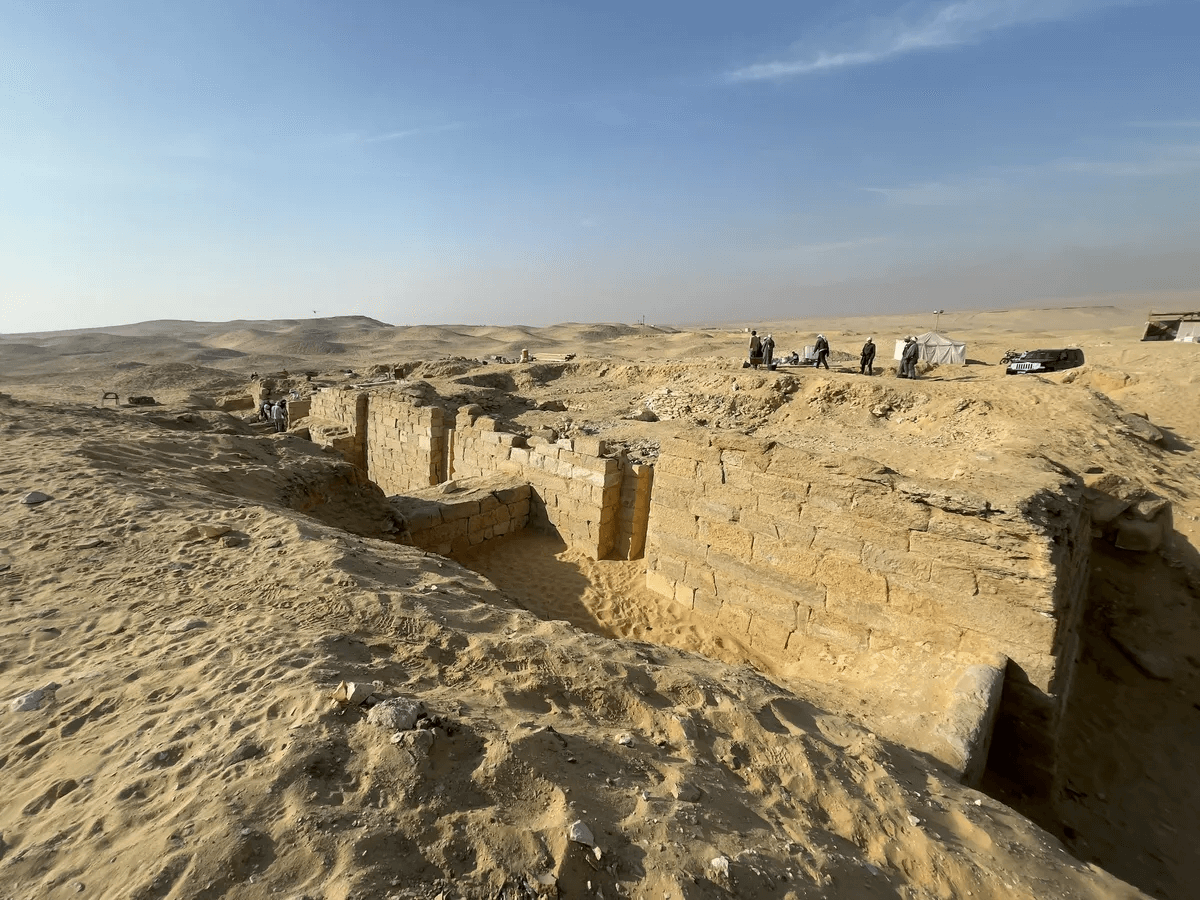 Czech Archaeologists Rediscover Lost Tomb of Ancient Egyptian Official ...