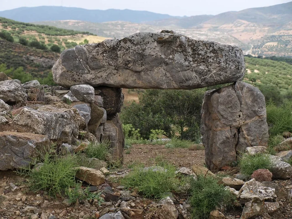 Most Significant Ancient Mass Graves and Cemeteries Across the Sands of ...