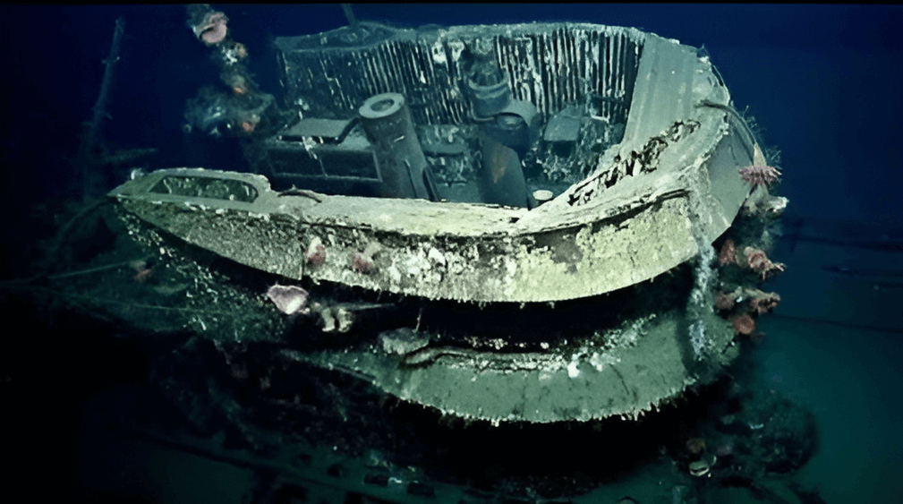 12 Most Amazing And Unexpected Underwater Finds