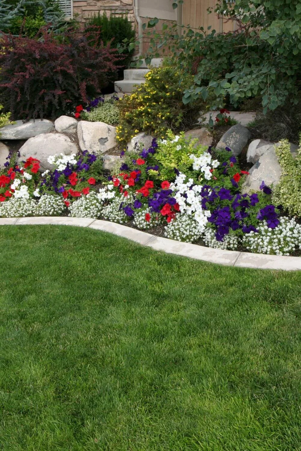 Small Front Yard Landscaping Layout (A Simple Formula That Works)