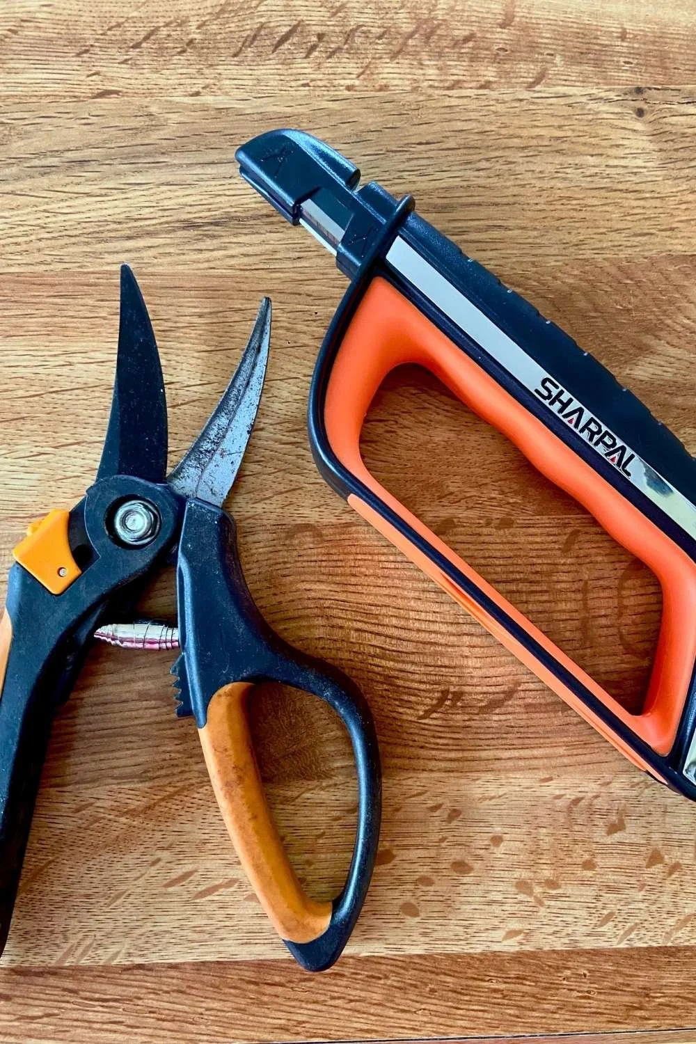 The Best Way to Keep Your Gardening Tools Sharp: A Review of SHARPAL