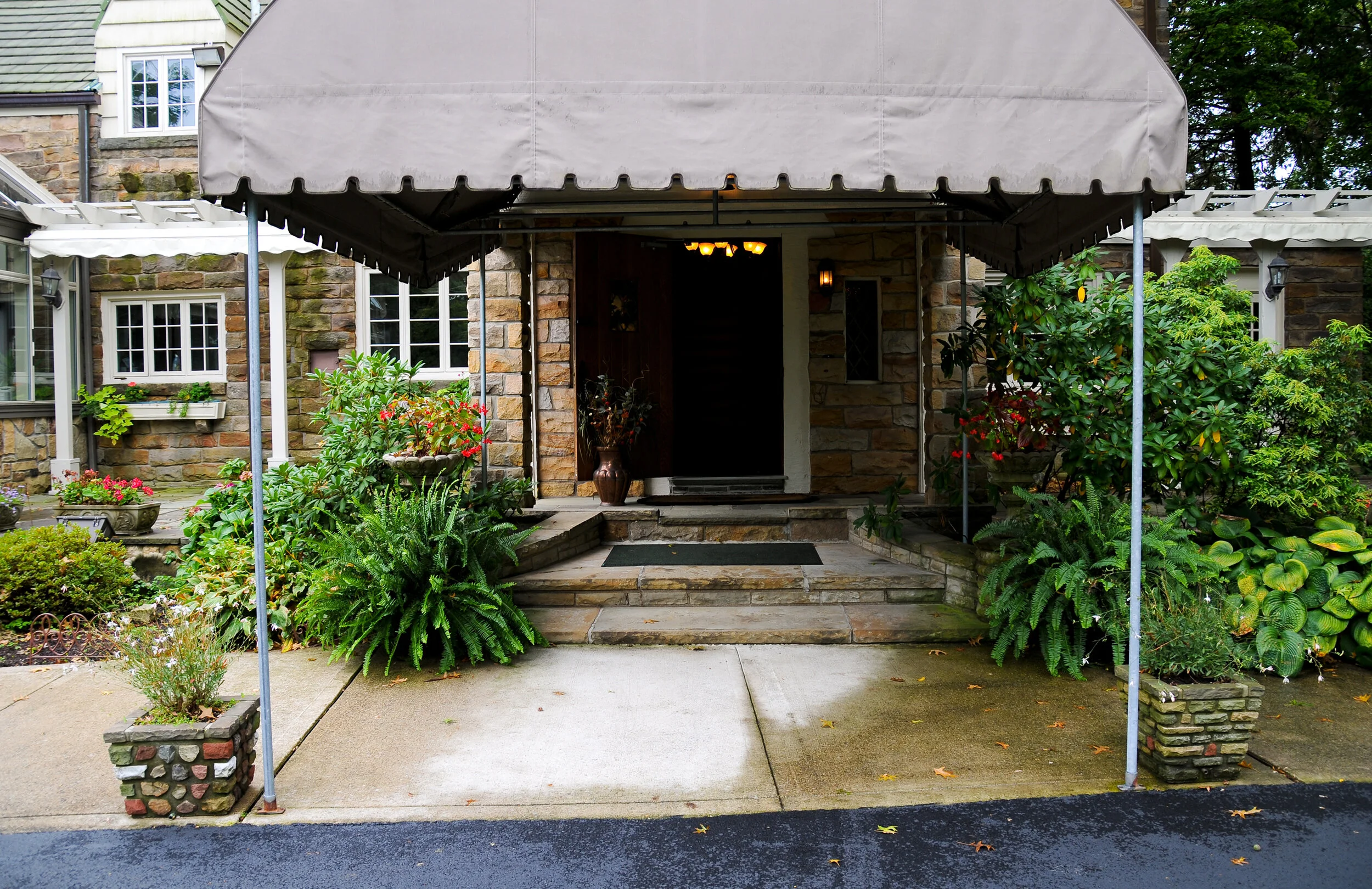 Springwood Manor - Pittsburgh Wedding Venue — Springwood Conference ...