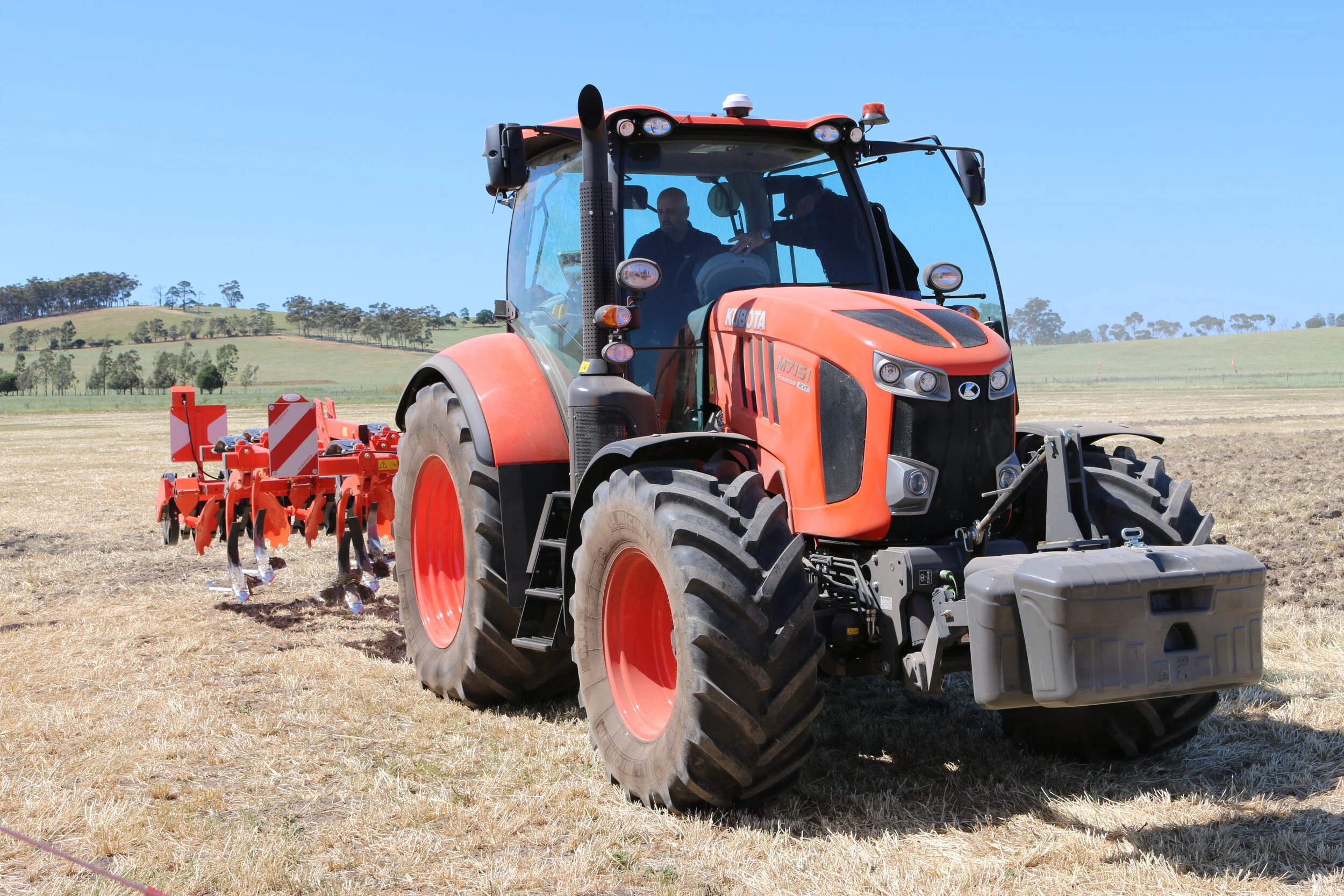 Chapman Machinery Service P/L - FENDT - MASSEY FERGUSON - KUBOTA ...
