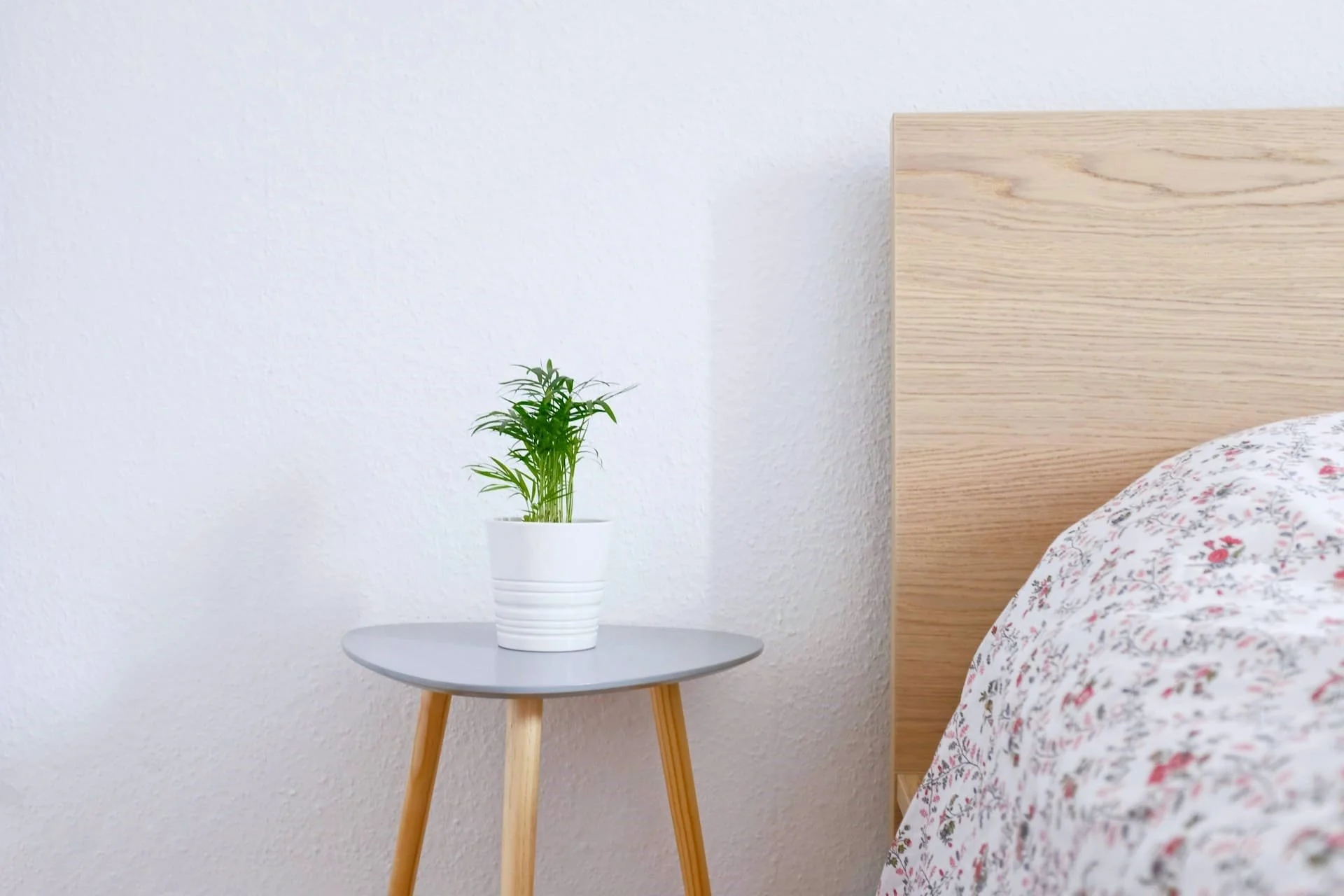 How To Create A Relaxing Bedroom Sanctuary — Miss Tea Positive