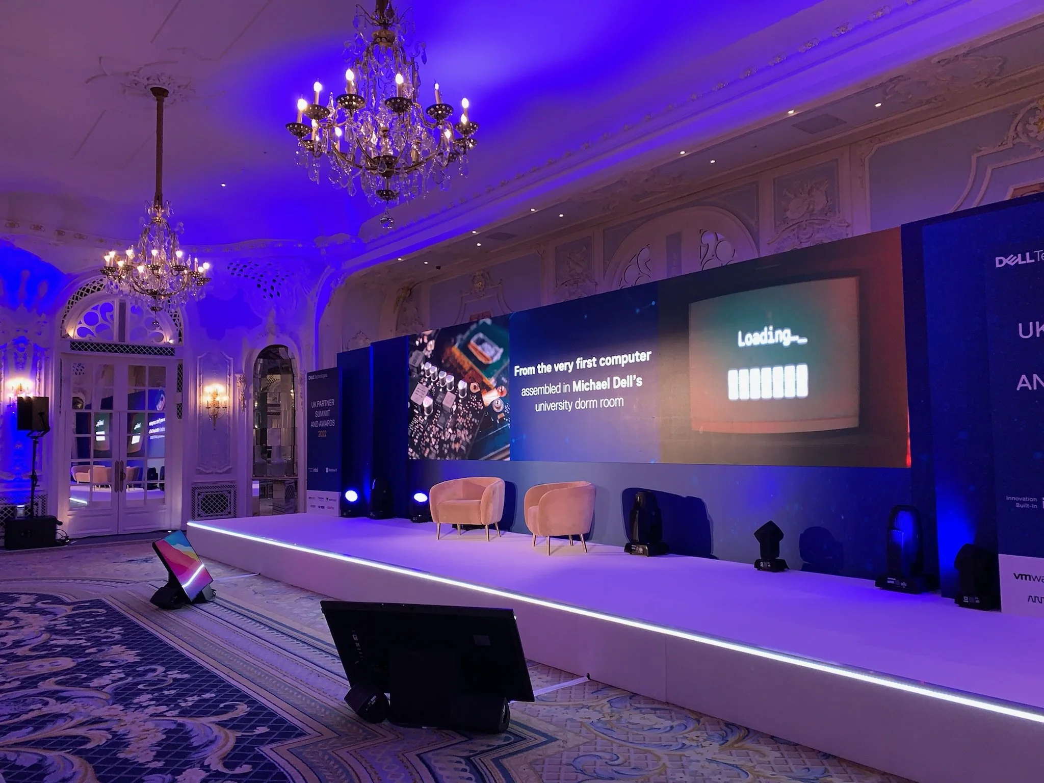 8 Backdrop Ideas for Corporate Events — Stage Engage