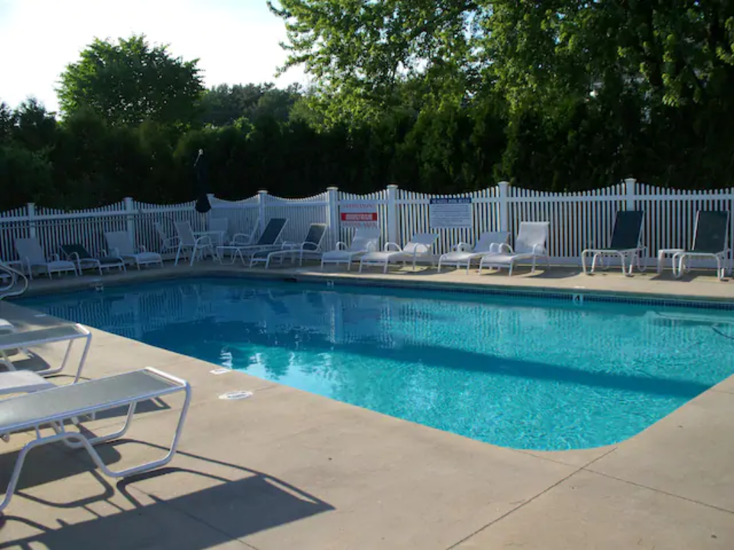 Services 1 — Seagull Resort