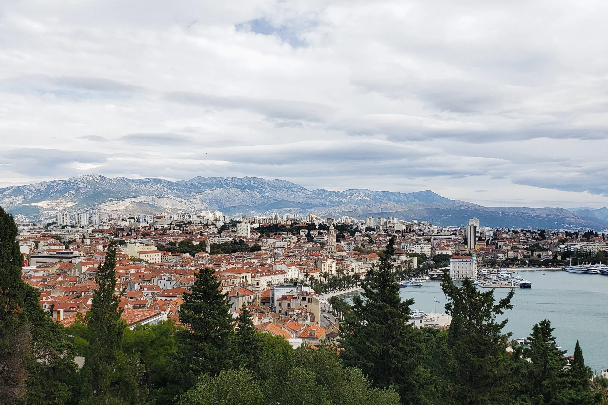 The Complete Split Travel Guide — The Earthy Wanderer - Vegan & Budget ...