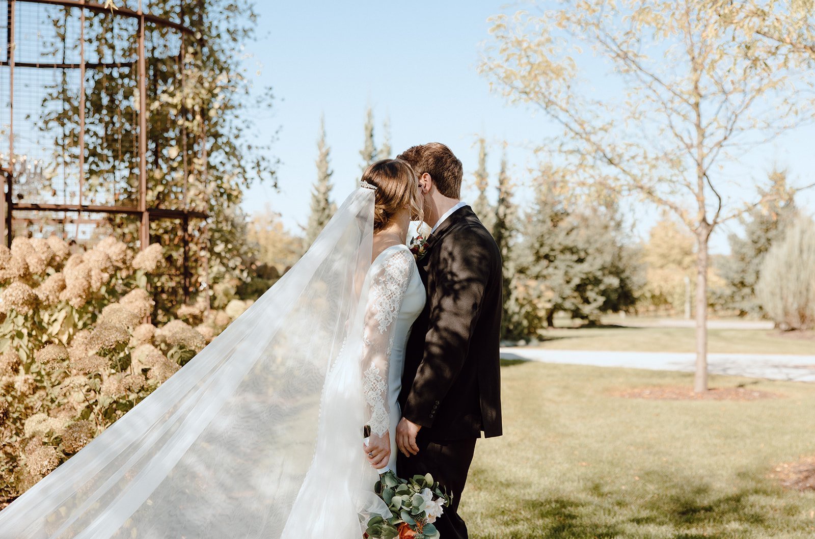 Romantic Fall Wedding at Redeemed Farm — MN + WI Wedding Planner ...