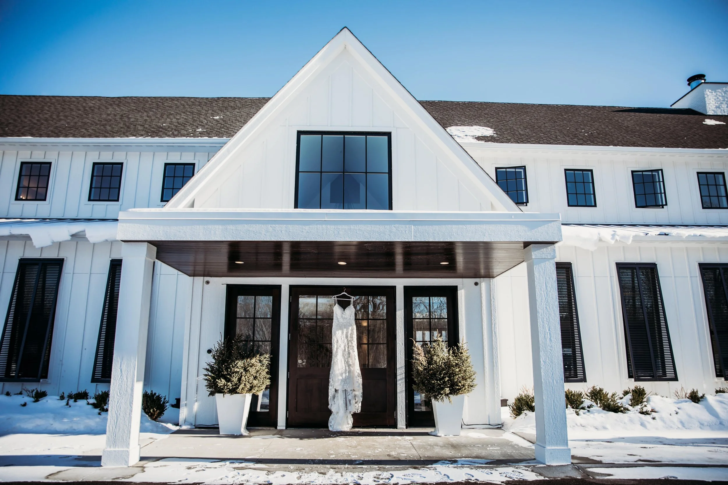 A Cozy Winter Wedding at The Hutton House — MN + WI Wedding Planner ...