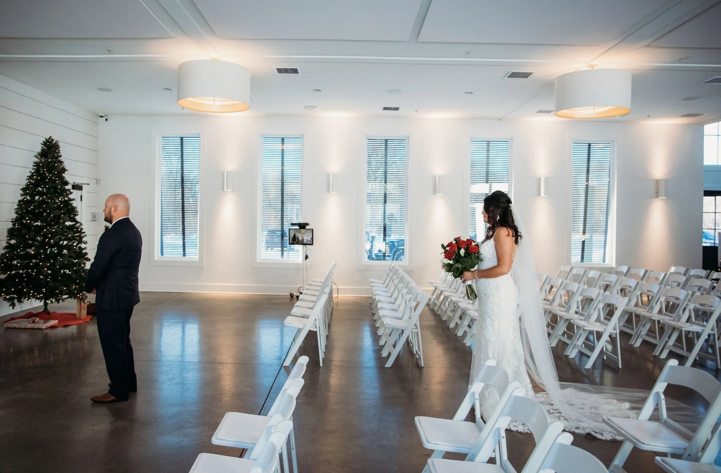 A Cozy Winter Wedding at The Hutton House — MN + WI Wedding Planner ...